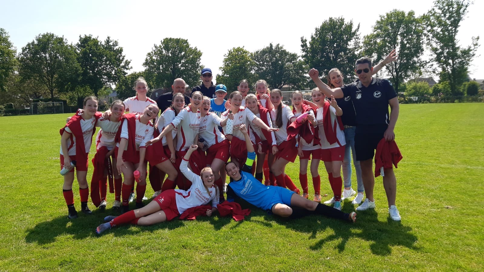 ST Volharding/VV Sambeek MO17-1 KAMPIOEN! | VV Sambeek